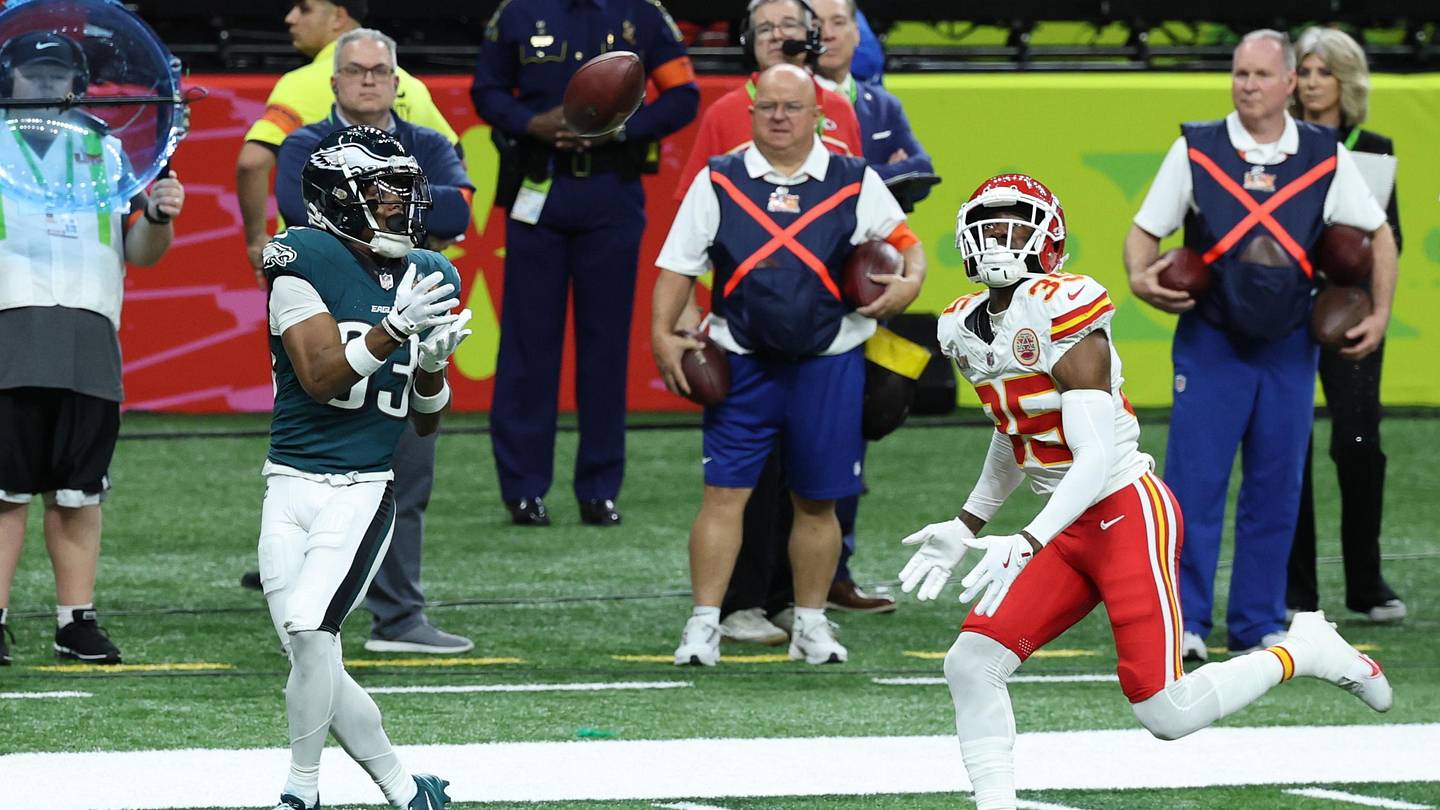 Eagles Receiver Willingly Makes Sacrifice For Team