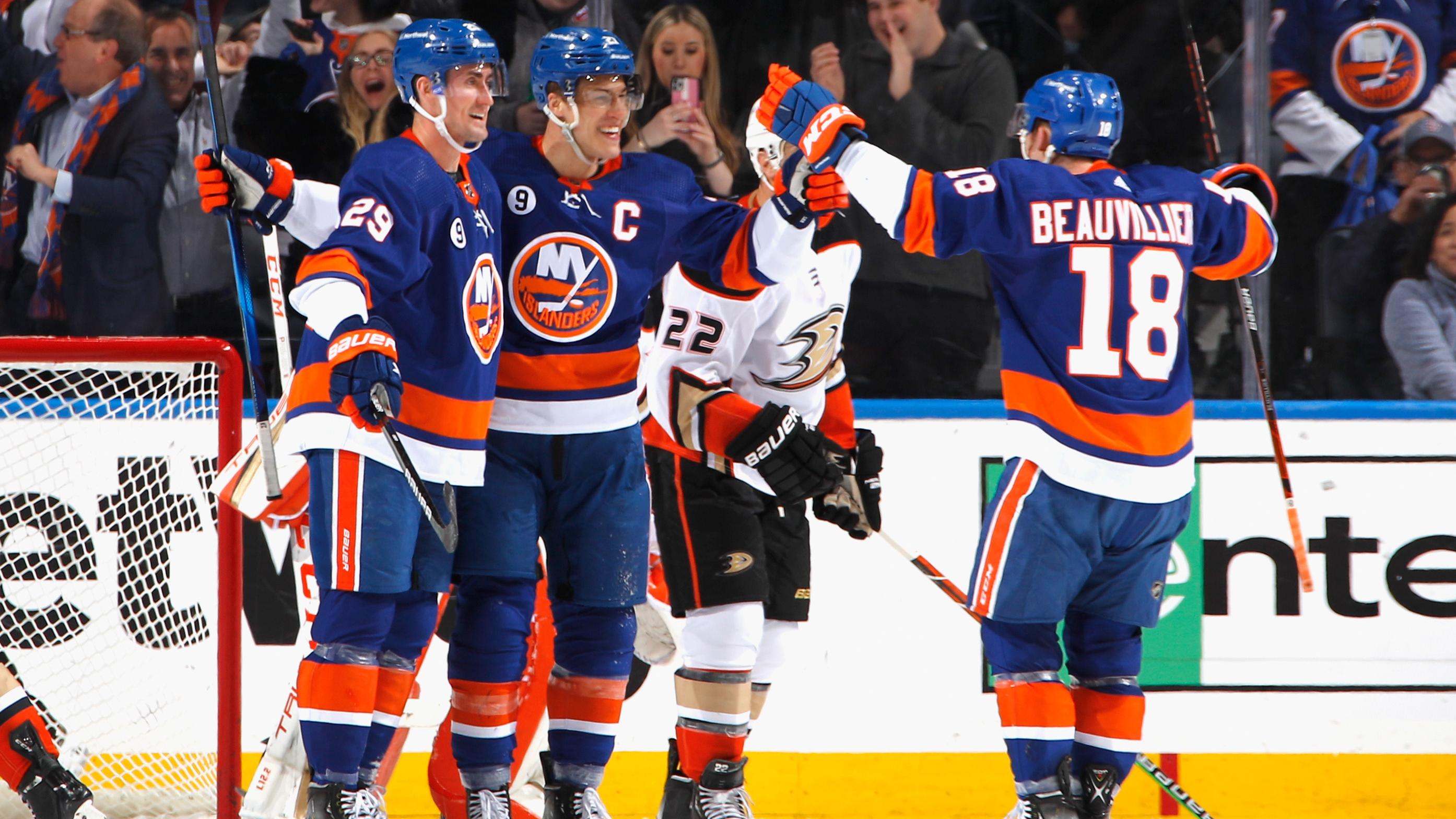 3 NY Islanders forward line combinations we could see in 2022-23