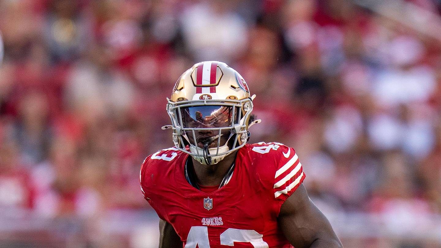 The 49ers Need to Find a Full-Time Role for Malik Mustapha on Defense