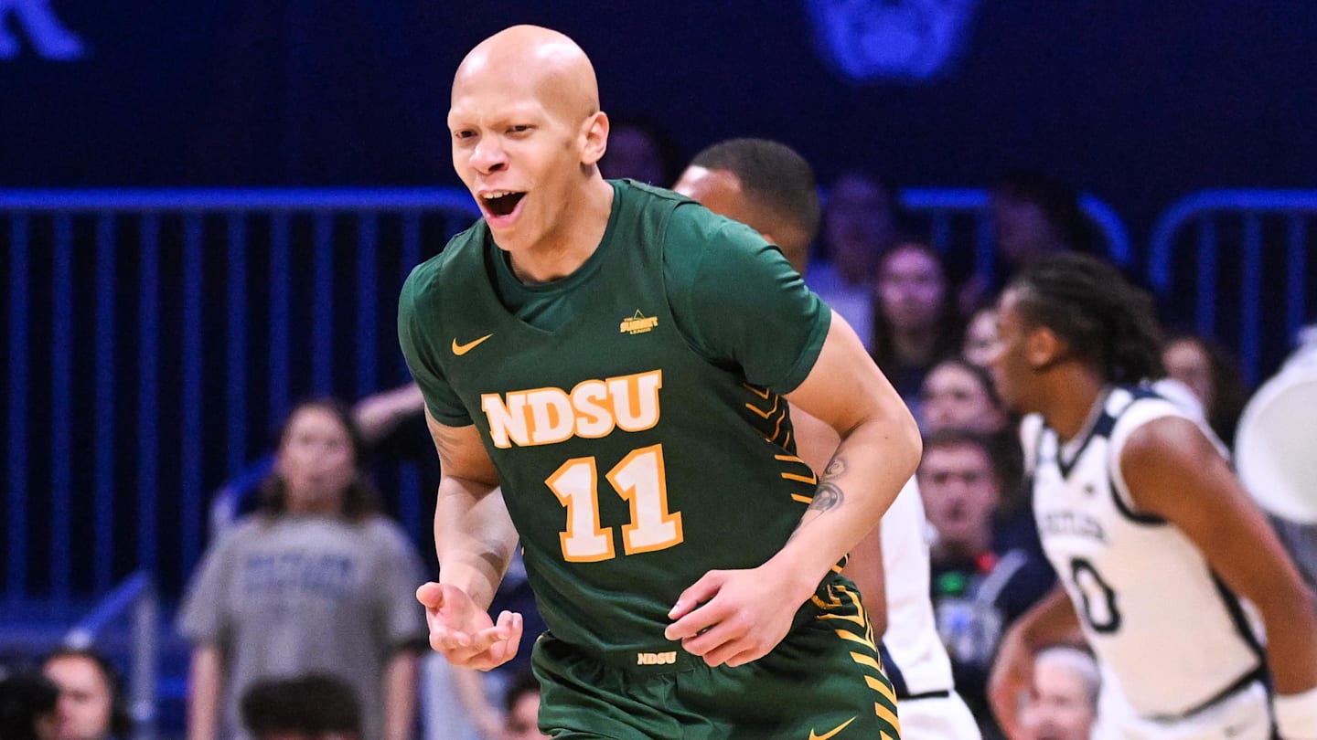 North Dakota State Transfer Jacari White Commits to UVA Basketball