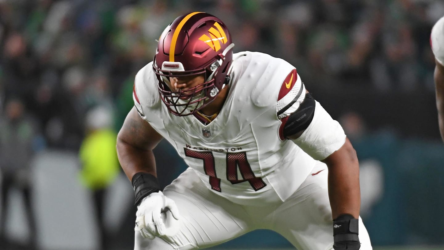 Washington Commanders' Brandon Coleman leaves TNF game with shoulder injury