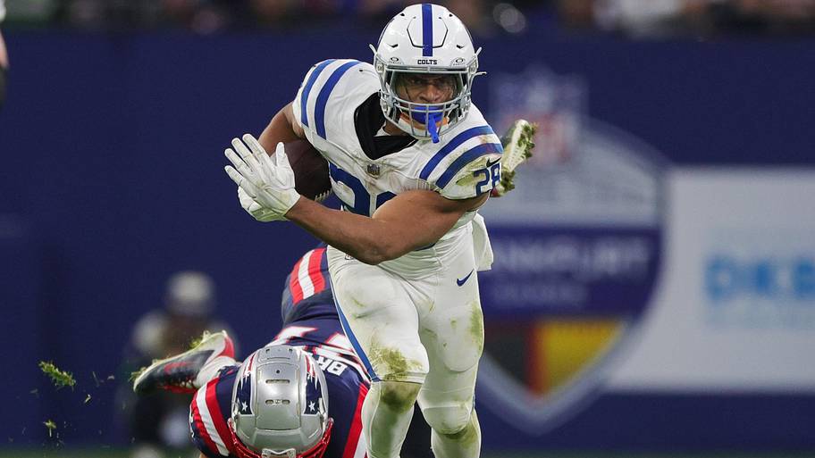 Horseshoe Huddle Roundtable: Colts vs. Patriots | Predictions & Picks