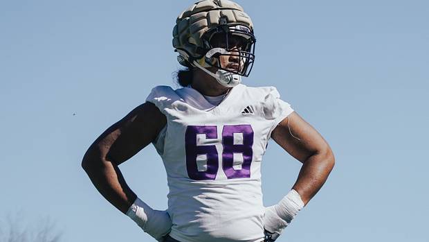 Husky Roster Review: Faasolo Has Chance to Be Starting Tackle