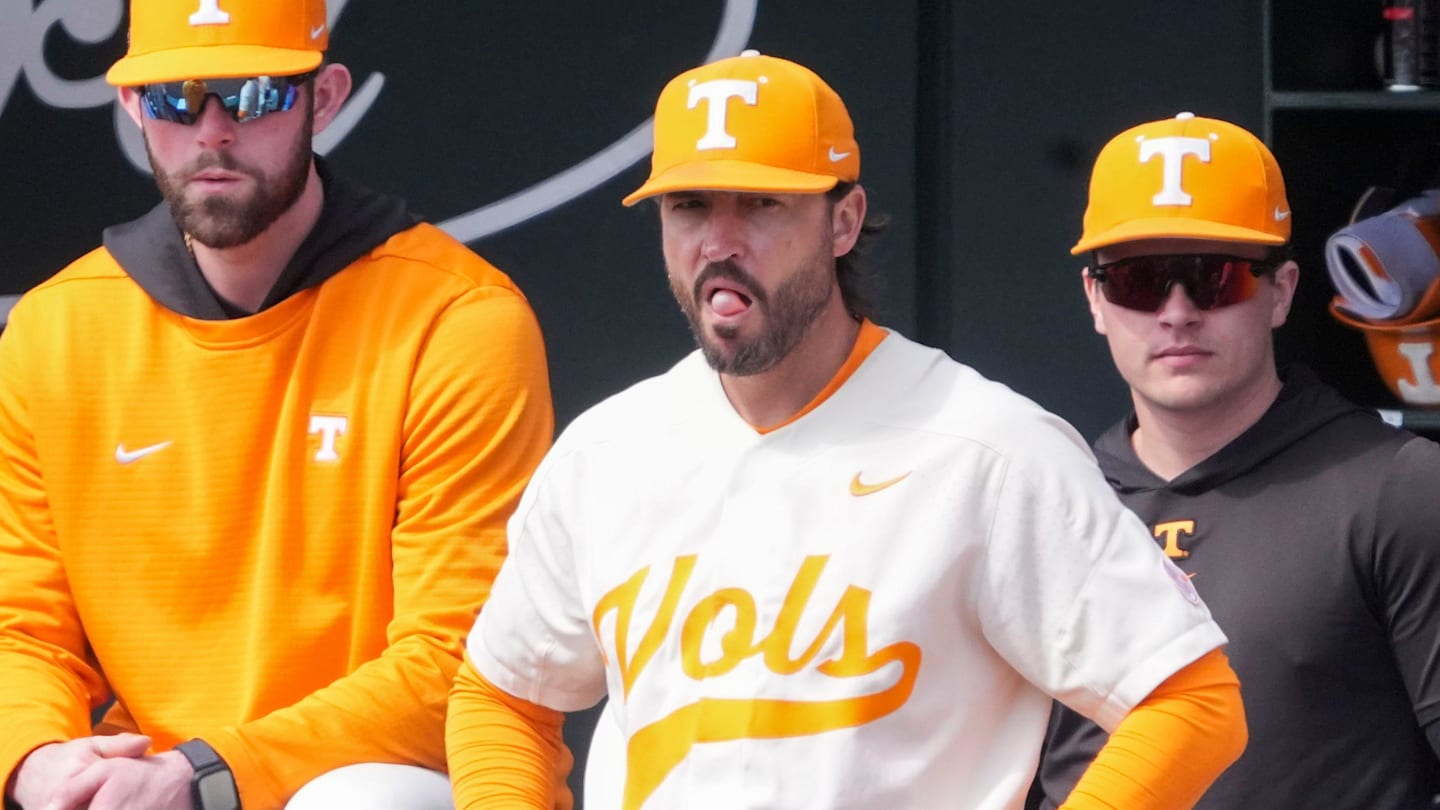 NCAA Baseball Rankings - Tennessee Volunteers Stay Put