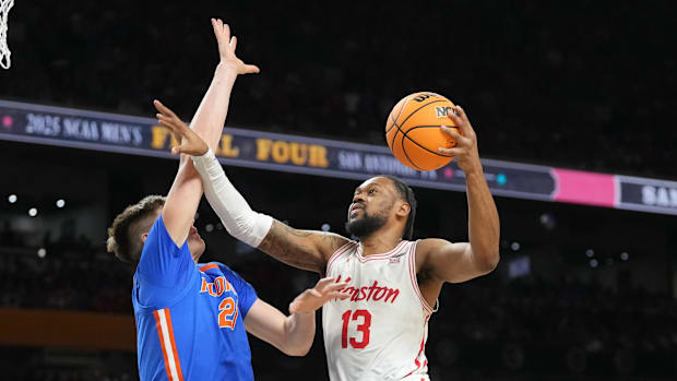 Legacy Lost: Houston Basketball Recruit Chooses Stanford Over the Cougars