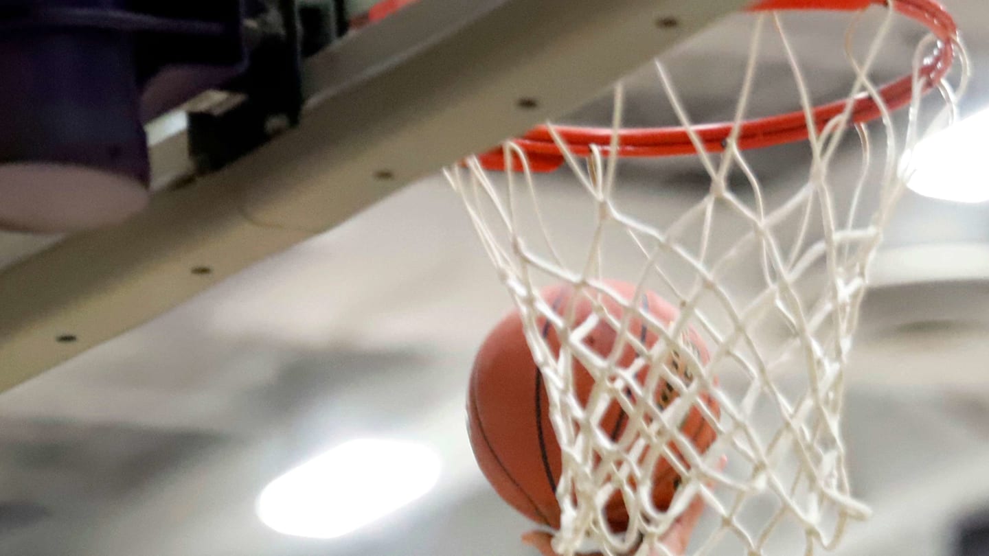 Spring Mills (West Virginia) Snaps Morgantown 50-Game Home Win Streak