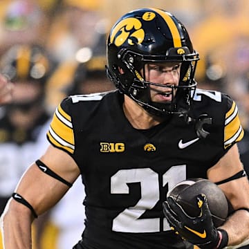 Iowa Hawkeyes WR Earns Big Ten Award for Historic Performance