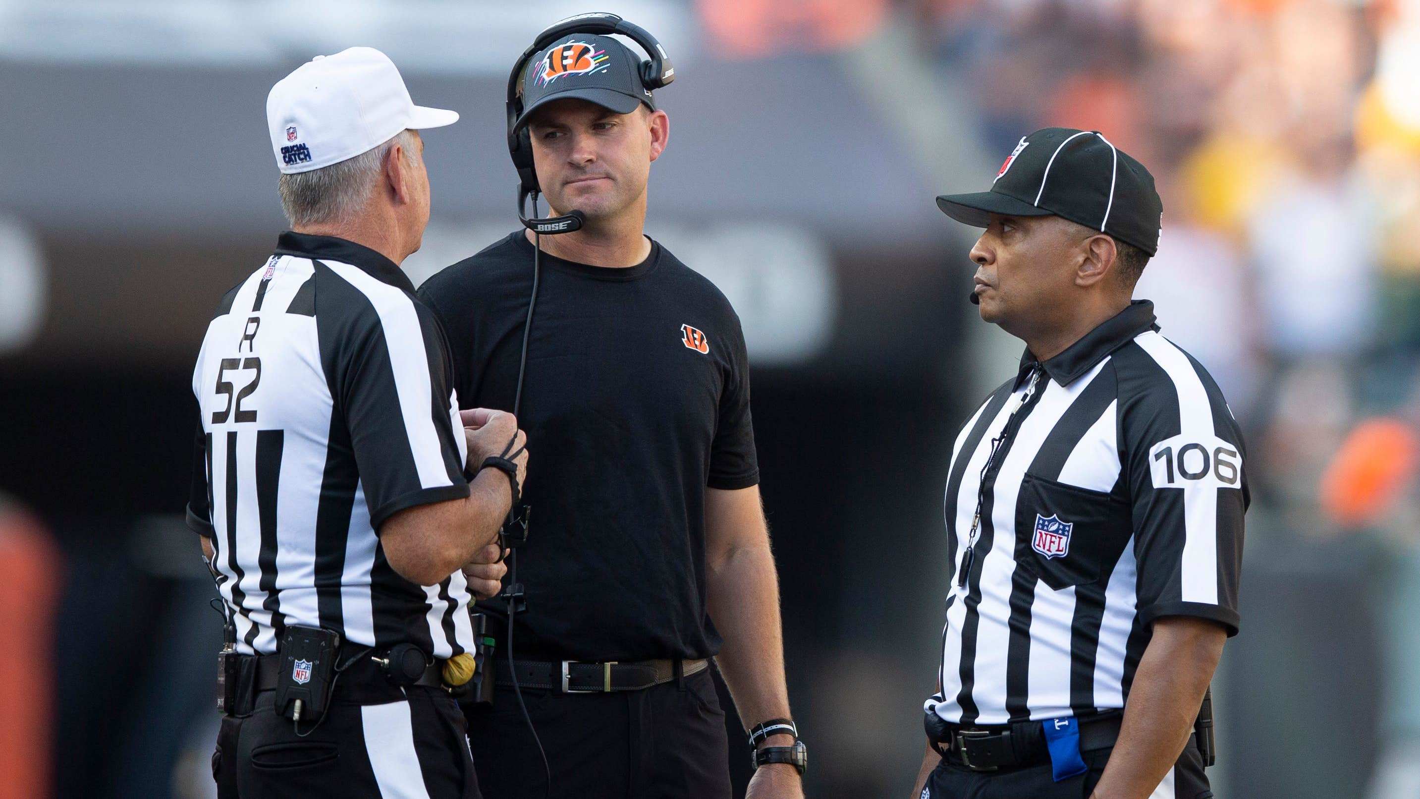 Who are the announcers and referees for Bengals vs. Commanders today?