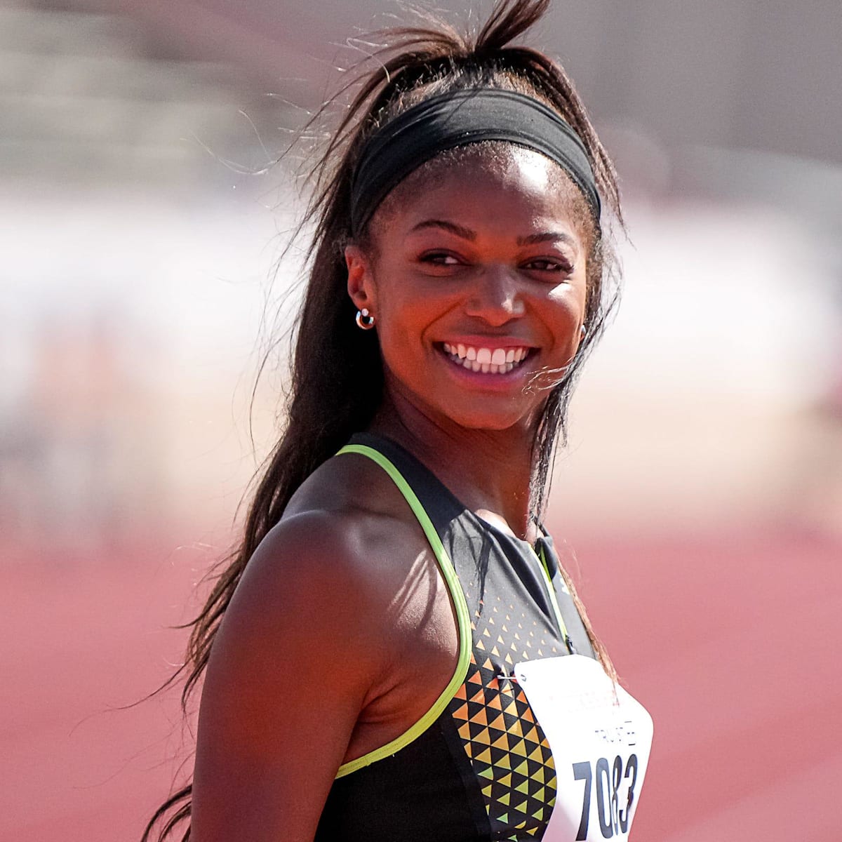 beyonce flexing biceps