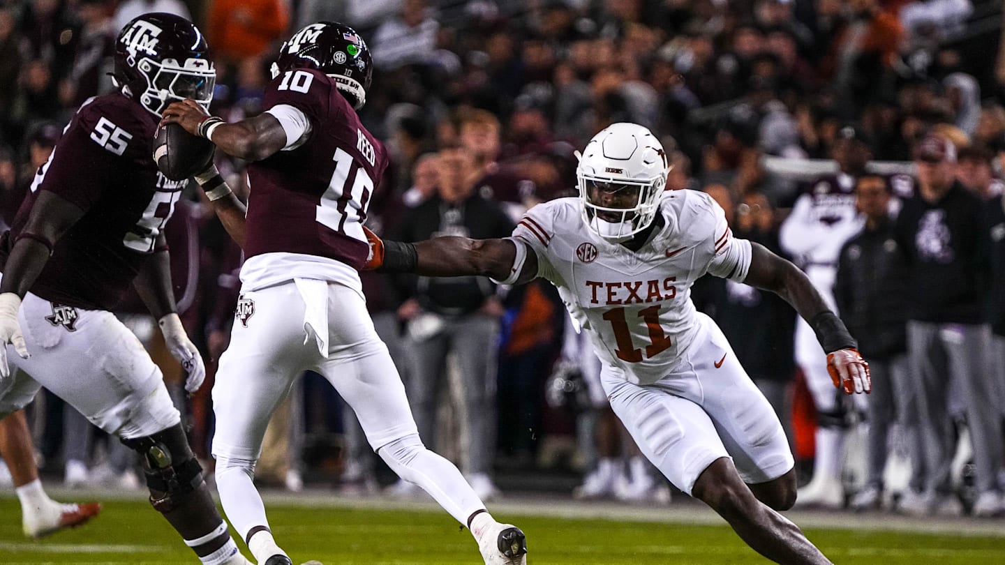 Texas Longhorns' Colin Simmons Named to Freshman All-SEC Team