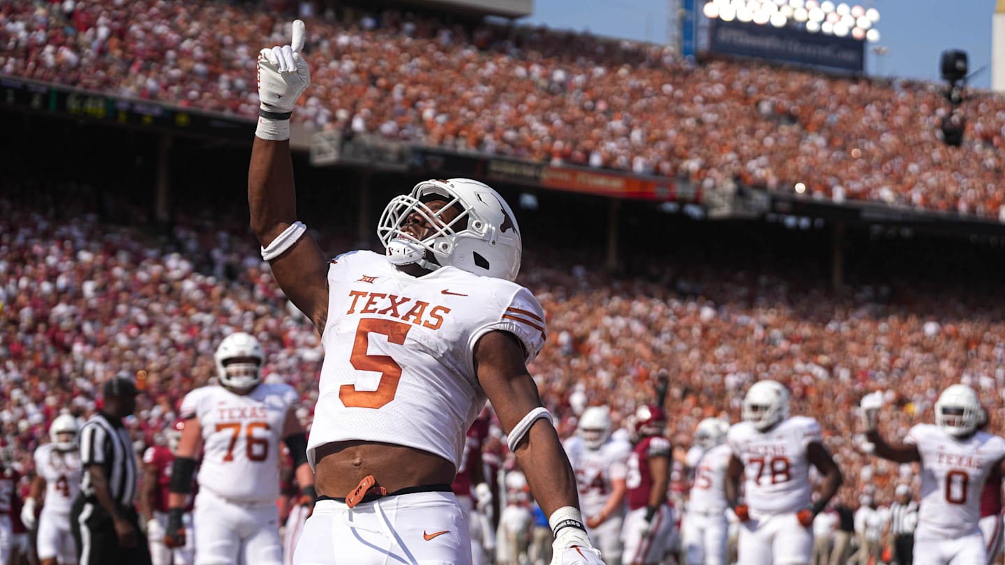 Bijan Robinson Shares His Impressions of Arch Manning Before Texas Opener