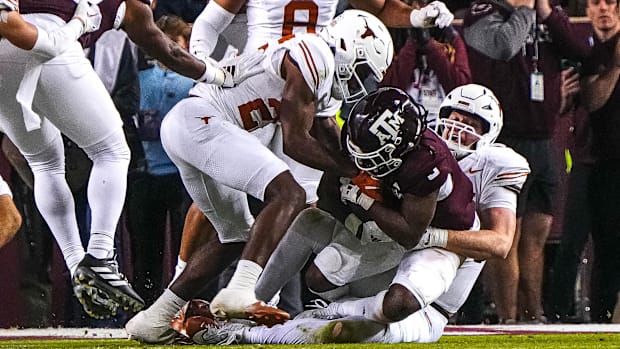 Texas Longhorns Look to Get Back Into Playoff Contention vs. Arch Rival ...