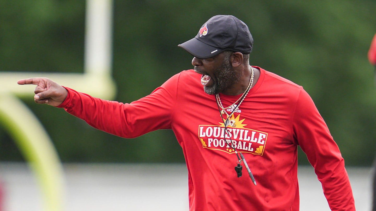 Louisville Football DC Ron English Earns ACC Coordinator of the Week Honors