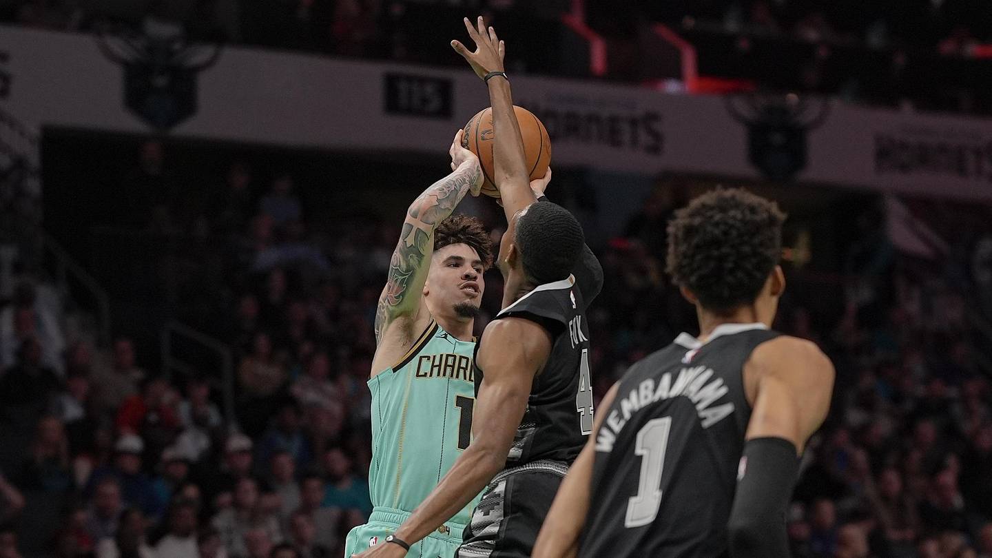 LaMelo Ball's Absurd Three-Pointer in Spurs-Hornets Goes Viral