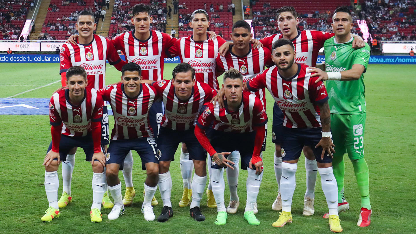 La alineación titular de Chivas para el partido contra Tigres de la ...
