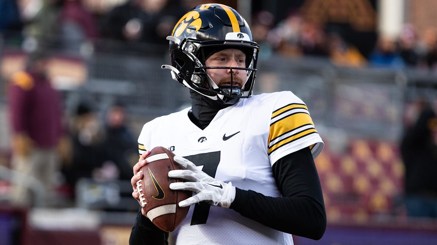 Former Iowa Hawkeyes QB Receives Shocking NFL Opportunity With Chiefs