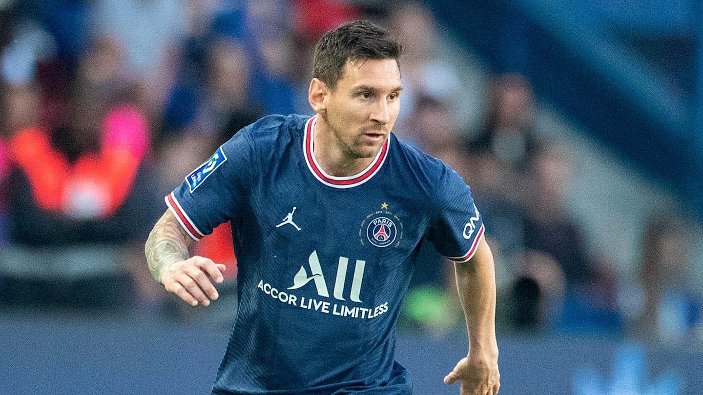 ¿Cómo han sido los contratos de Lionel Messi en su carrera?