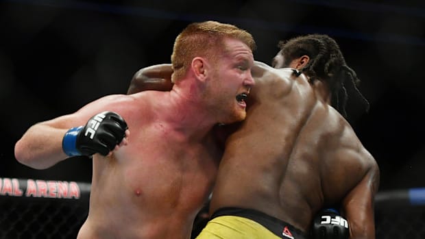 Ex-UFC vet calls out World's Strongest Man after knocking out 107-7 ...