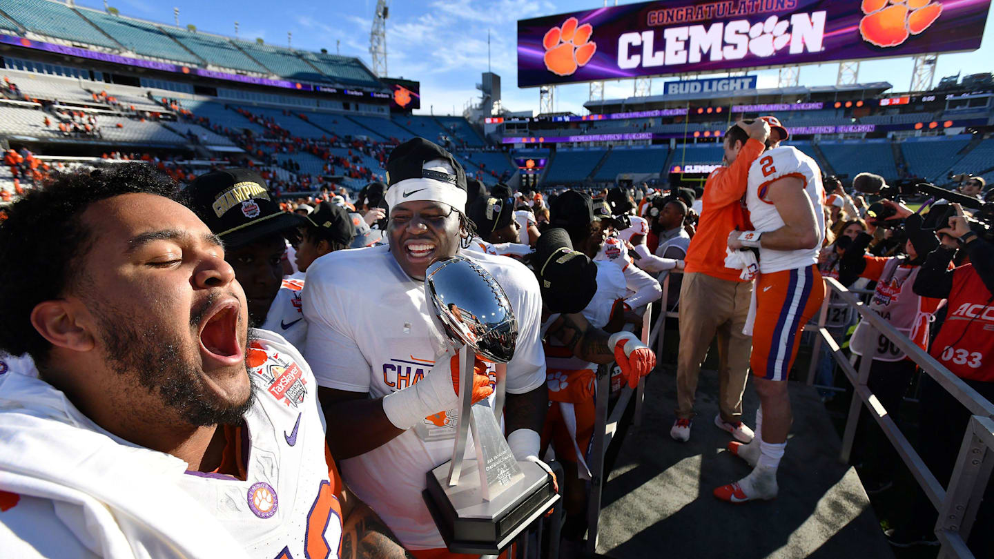 Pitt Panthers Contact Clemson Transfer OT