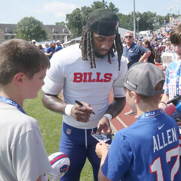 James Cook's contract stand-off gets weirder during warm-ups for Bills ...