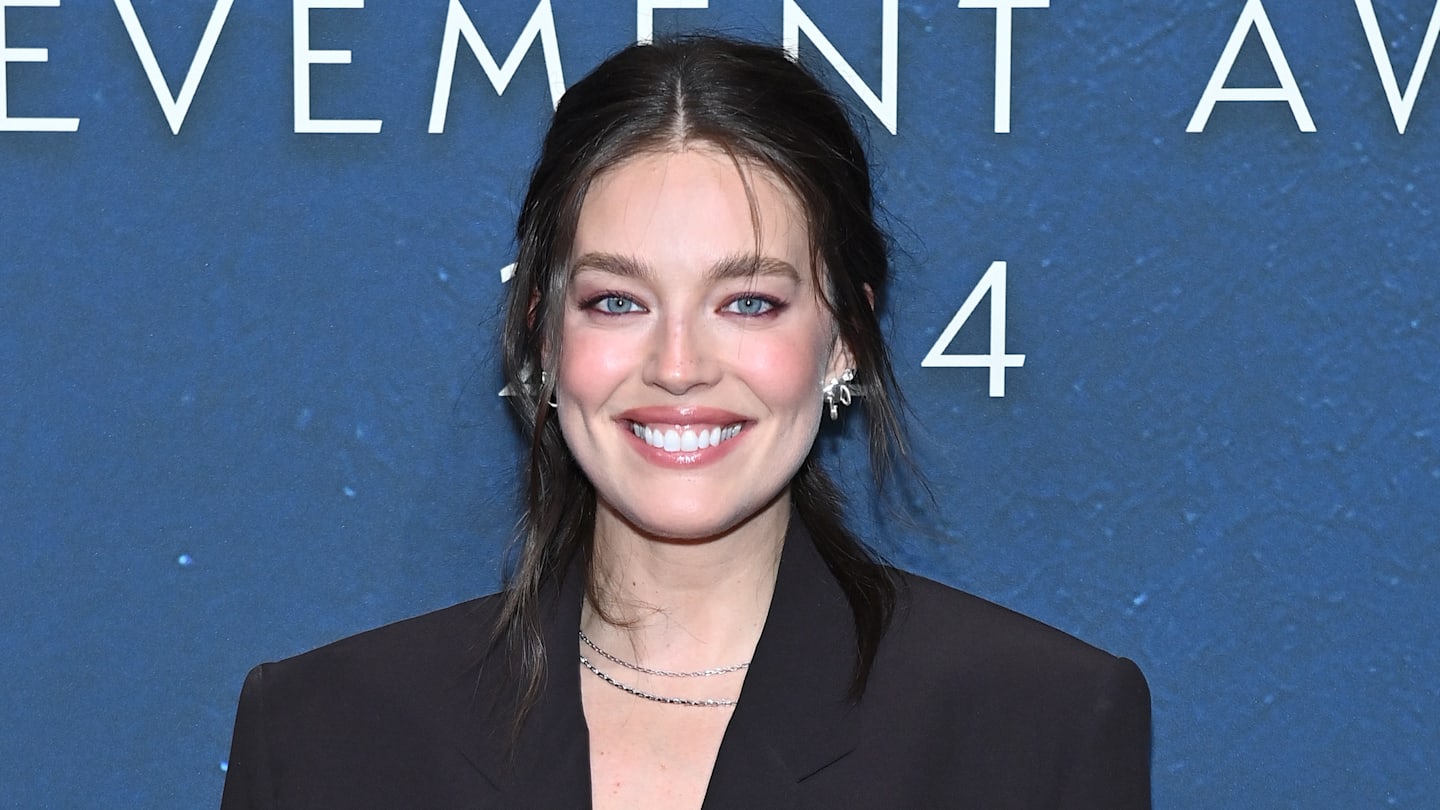 Emily DiDonato Exemplifies How to Style Perfect Layered Look in Staple ...