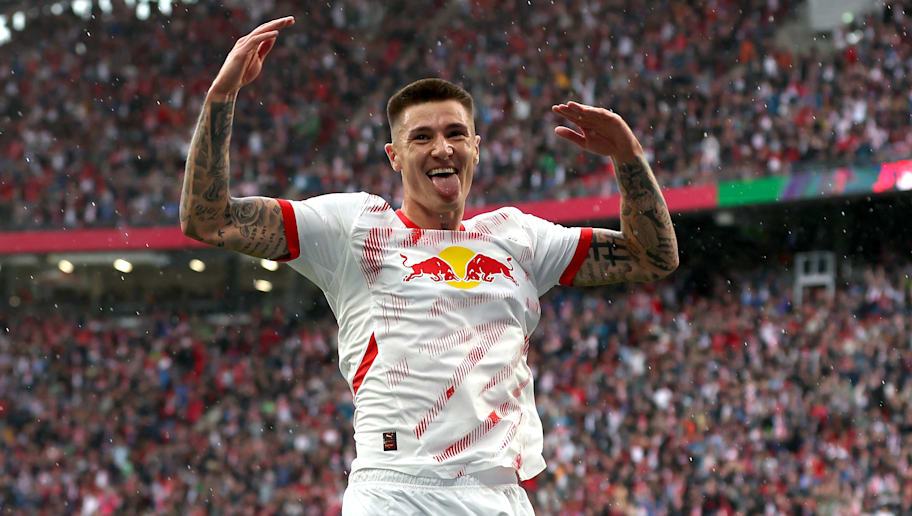 Benjamin Sesko sends five-word transfer message to Premier League suitors