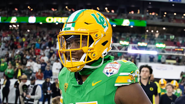 Oregon Ducks Transfers Dillon Thieneman, Bear Alexander Commanding ...