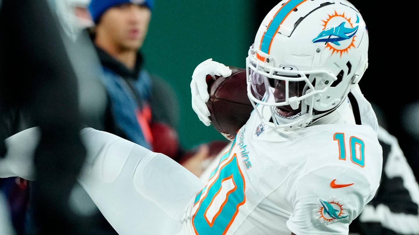 Former Dolphins LB Thinks It's Time To Cash Out On Starting Wide Receiver