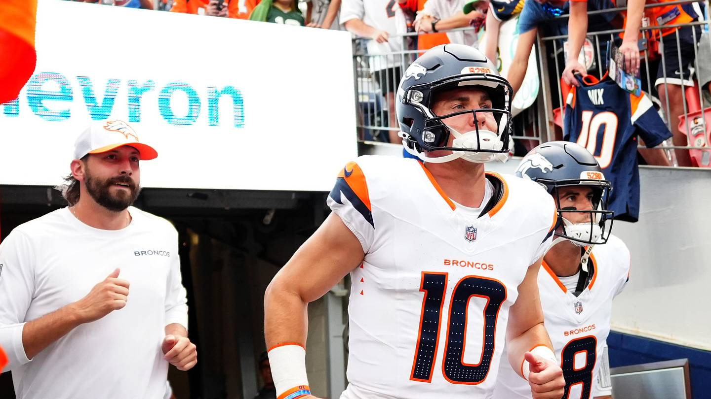 Denver Broncos QB Starter Bo Nix Praises Jarrett Stidham & Zach Wilson