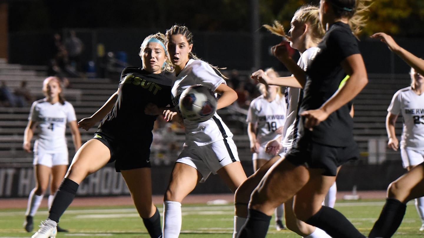 Oregon high school girls soccer playoffs: Vote for Wednesday's top star