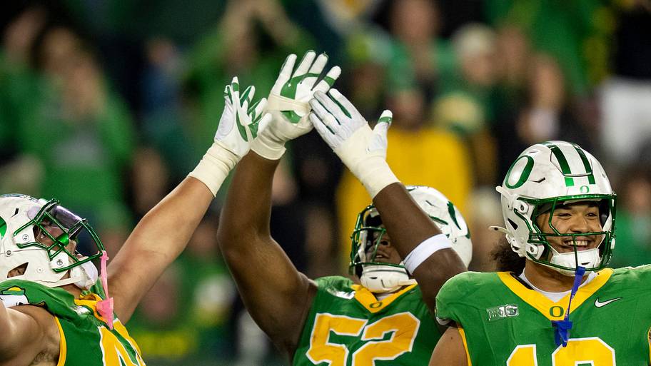 One Thing To Watch As Oregon Promotes Chris Hampton To Defensive ...