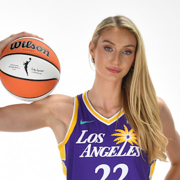 Cameron Brink’s Latest Ab-Flaunting SI Swimsuit Video Will Make You Do ...