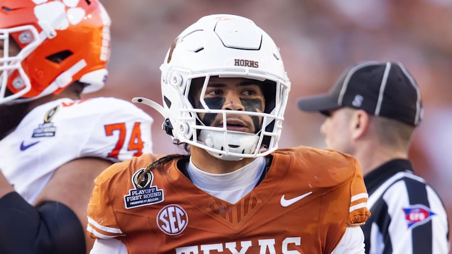 Texas Longhorns LB Expands on What Makes 'Hungry' Defense Unique ...