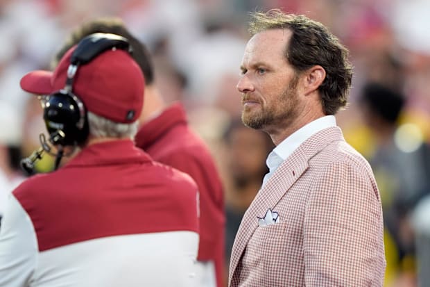 Oklahoma OL Coach Bill Bedenbaugh Has Found the Formula for Massive Recruiting Wins