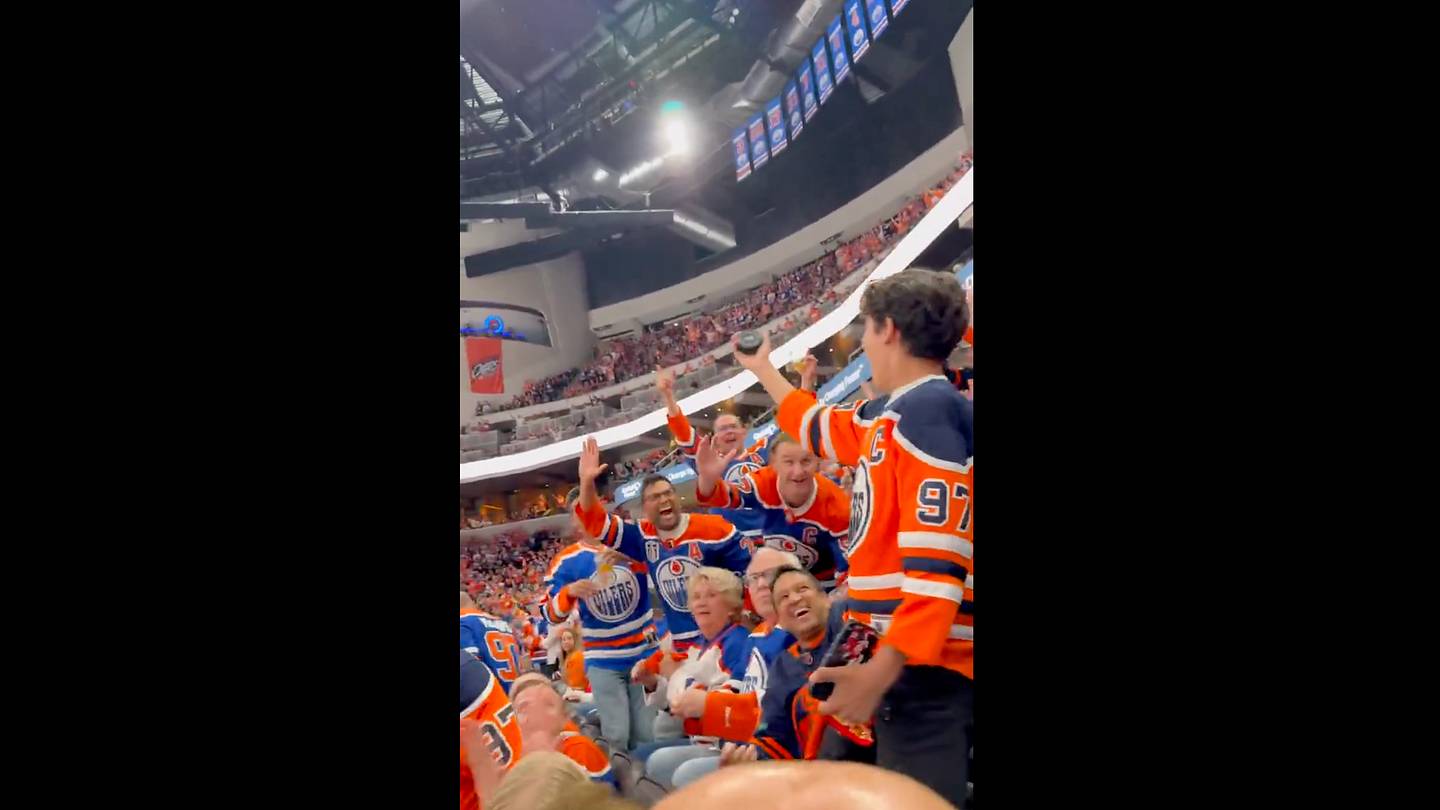 A Young Oilers Fan Caught the Puck That Led to Team's Game-Winning ...