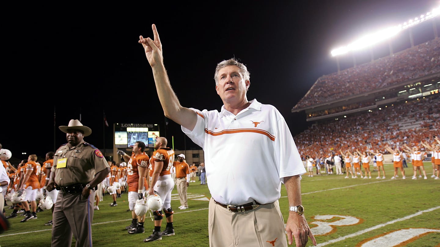 Texas Longhorns fans share how they feel about horns down gesture