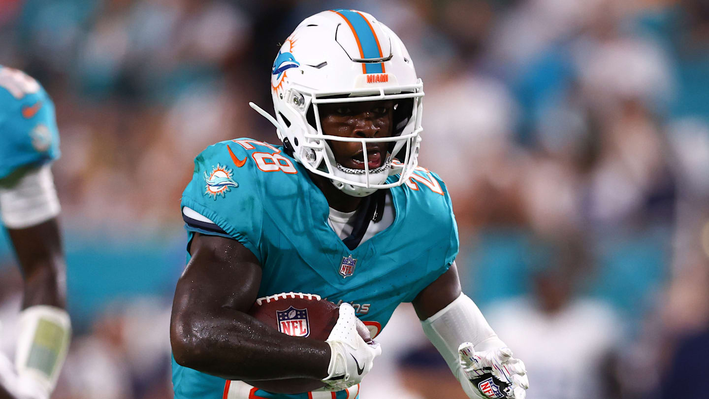 Latest De'Von Achane injury update after leaving Week 5 vs. Patriots