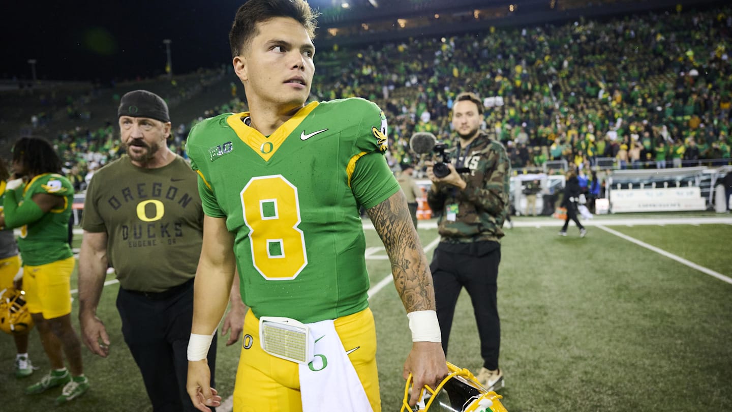 Oregon Ducks Quarterback Dillon Gabriel Wins Big Ten Offensive Player of the Year