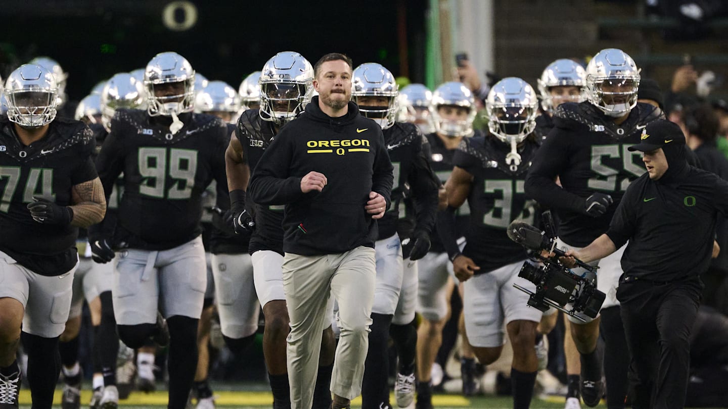 How Oregon Ducks Landed Transfer Portal Star Isaiah World Over Texas A ...