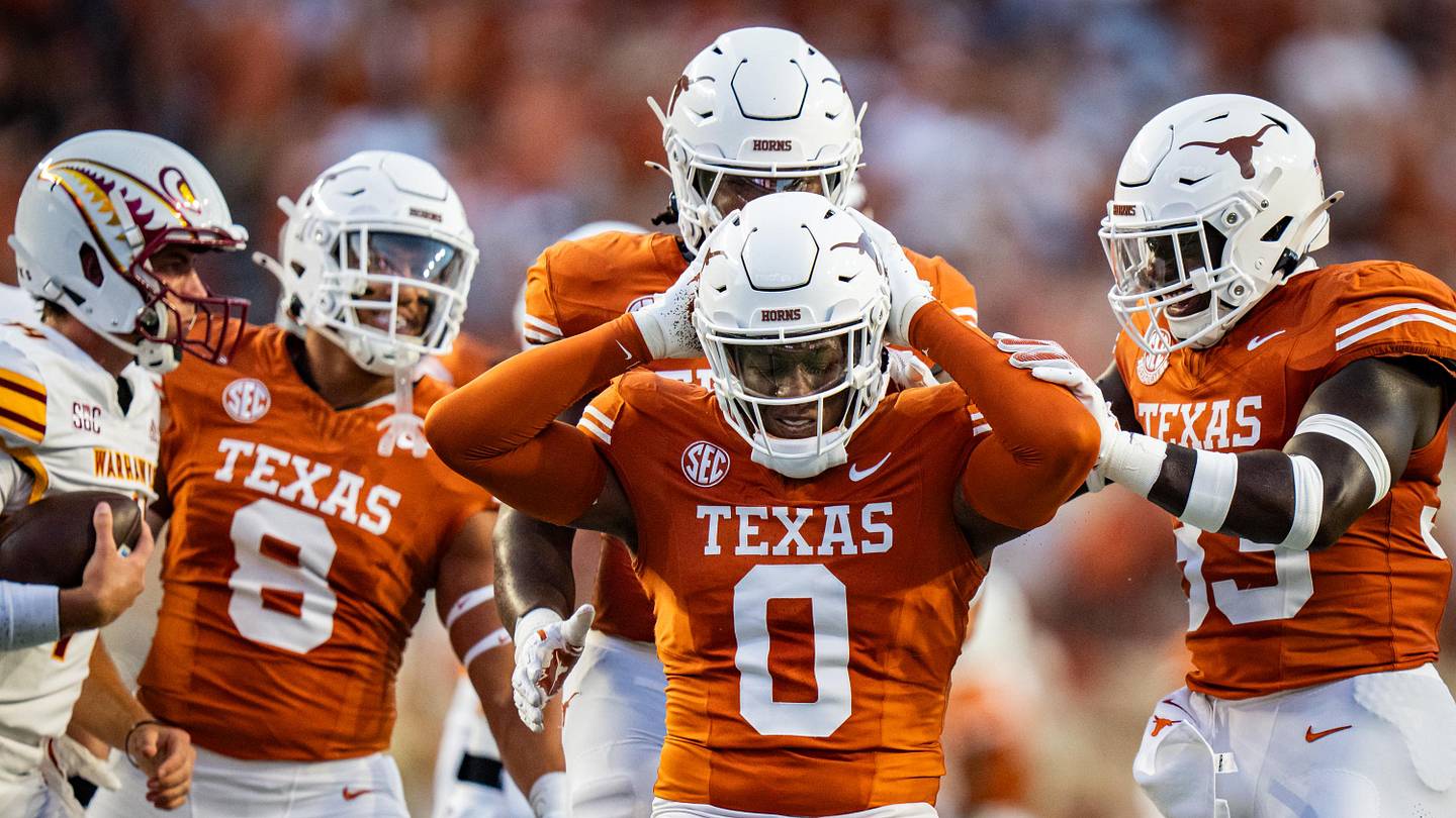 Can Texas Longhorns Use Experience vs. Will Howard To Their Advantage?