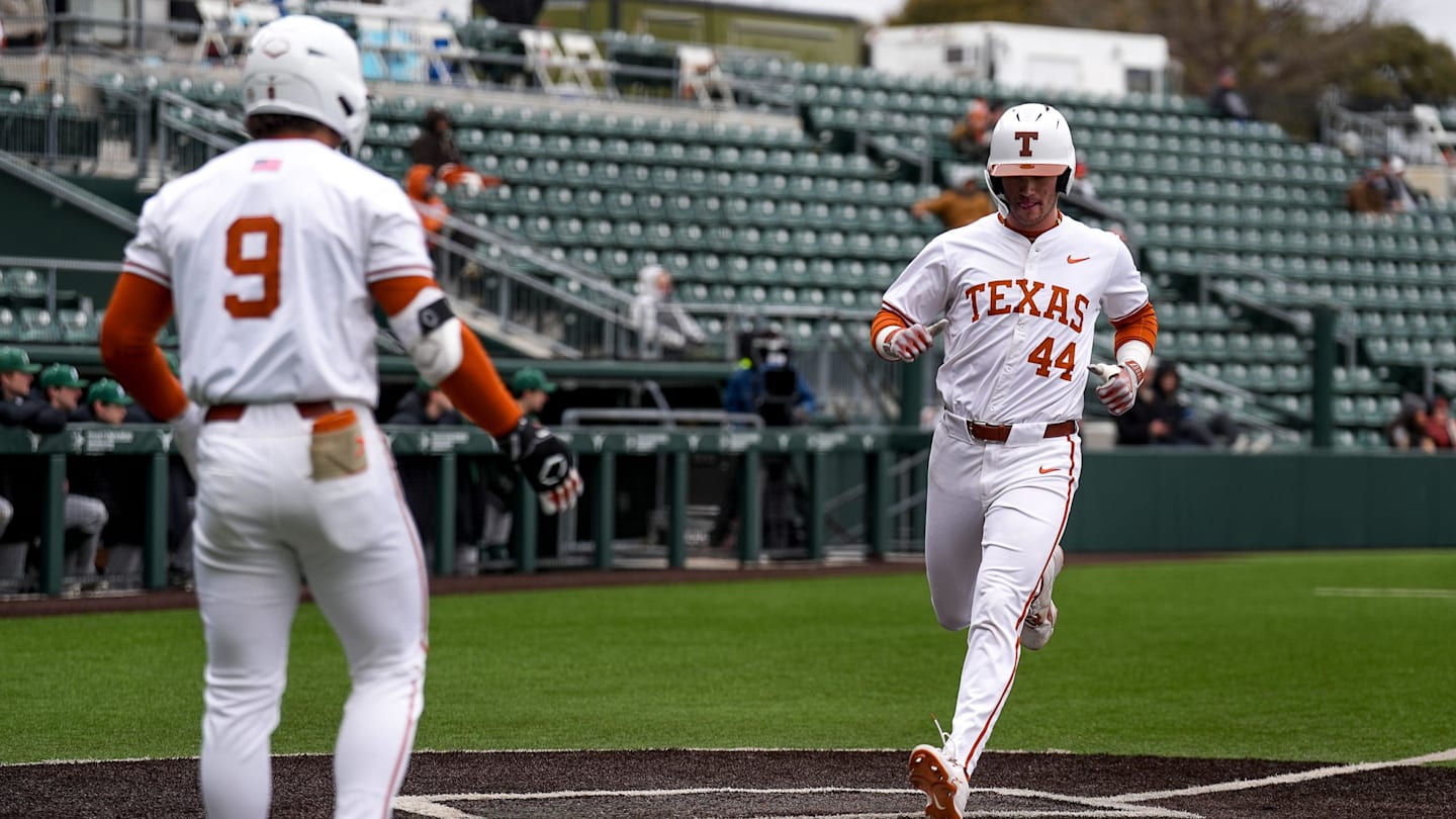 Texas Longhorns Baseball Climbs Into D1Baseball's Top 15