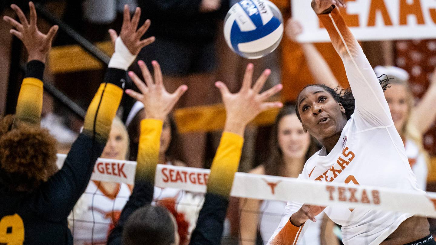 Mizzou Volleyball Cracks Top 25: The Buzz, Tuesday, Nov. 12, 2024