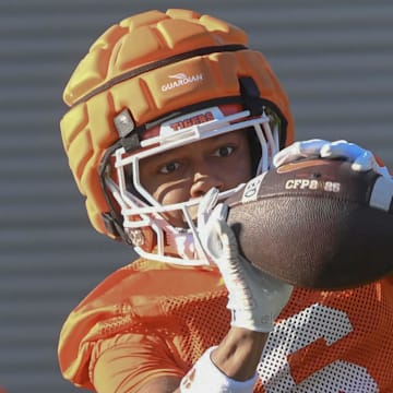 BREAKING: 4-star DL Keshawn Stancil Commits to Clemson