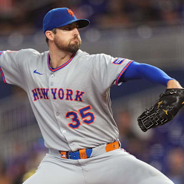 New York Mets re-sign veteran left-handed reliever