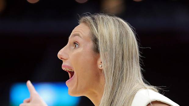 Arizona's Becky Burke Lands Massive Recruit for 2026 Class