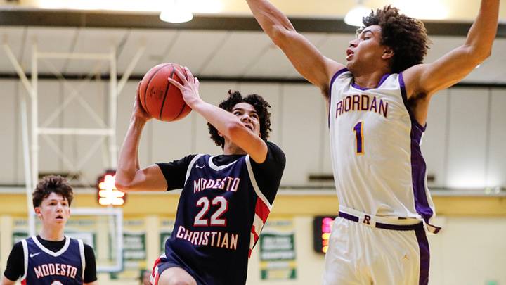 Top 10 national recruits Holt, Branch III, Collins to star at Crush in ...