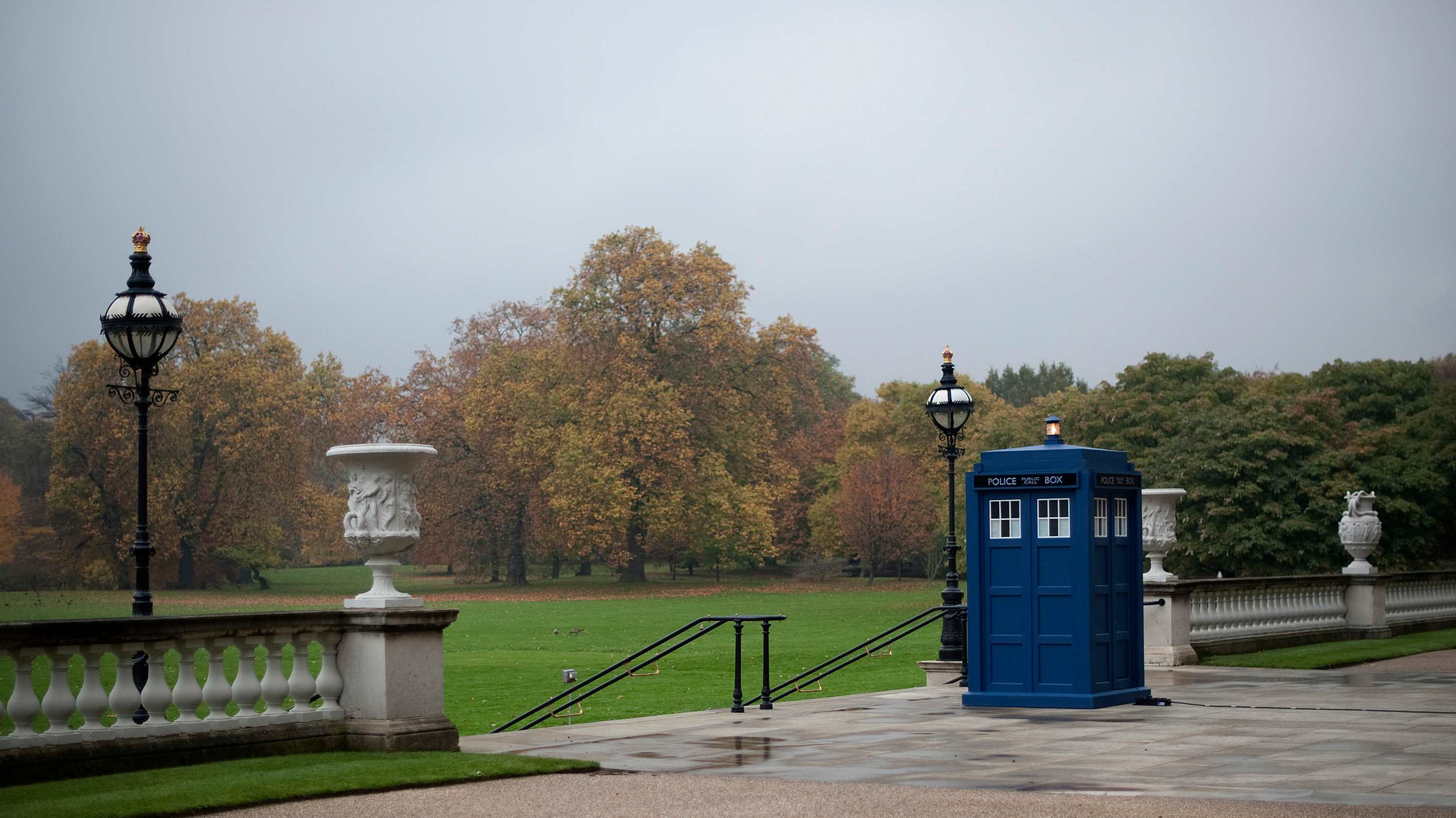 Doctor Who's revival - An introduction to the Whoniverse for a whole ...