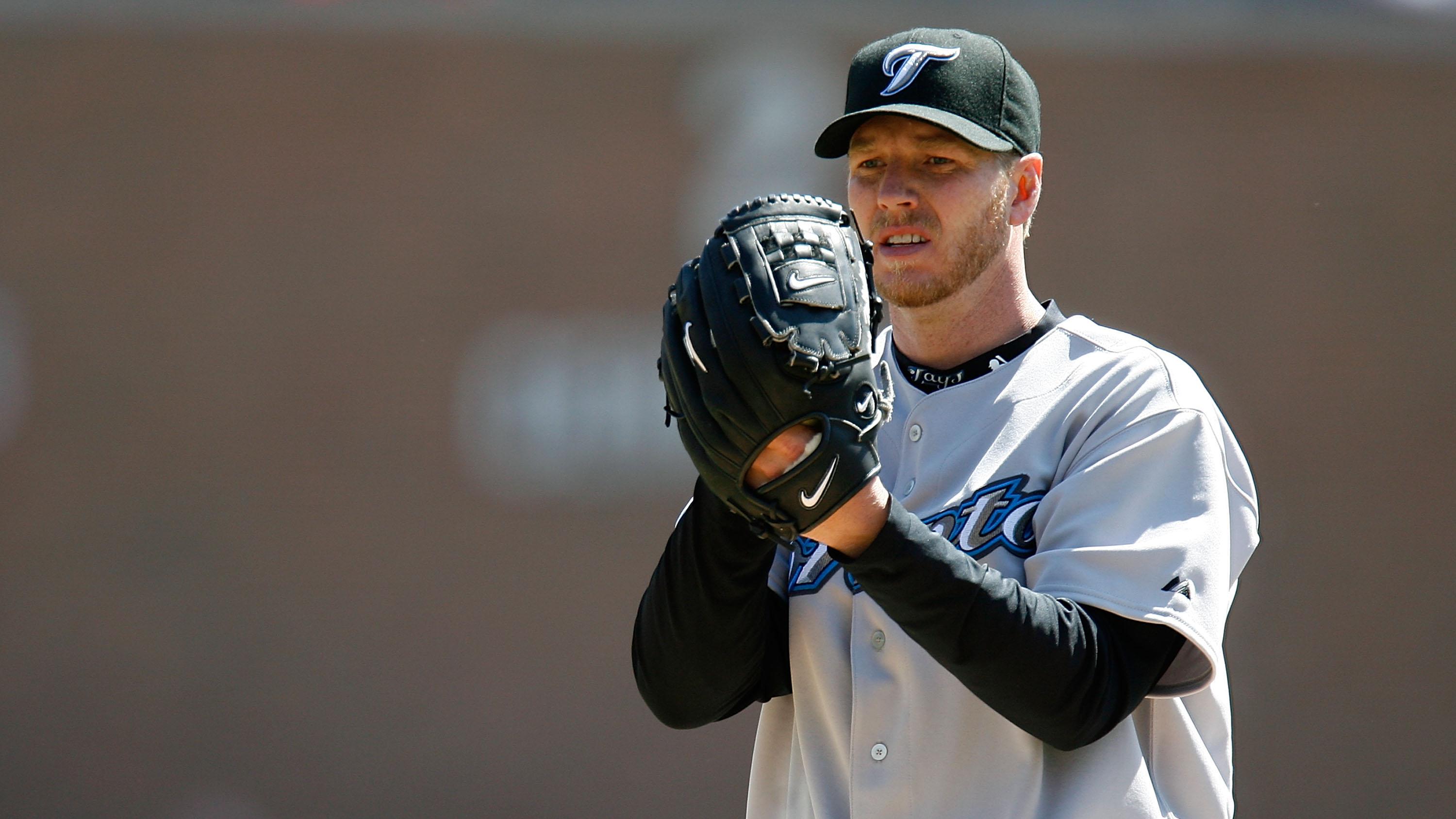 Blue Jays History: Toronto trades Hall of Famer, signs team icon on ...
