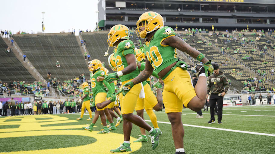 Oregon Ducks' Throwback Uniforms vs. Maryland In Autzen Stadium: Photos ...