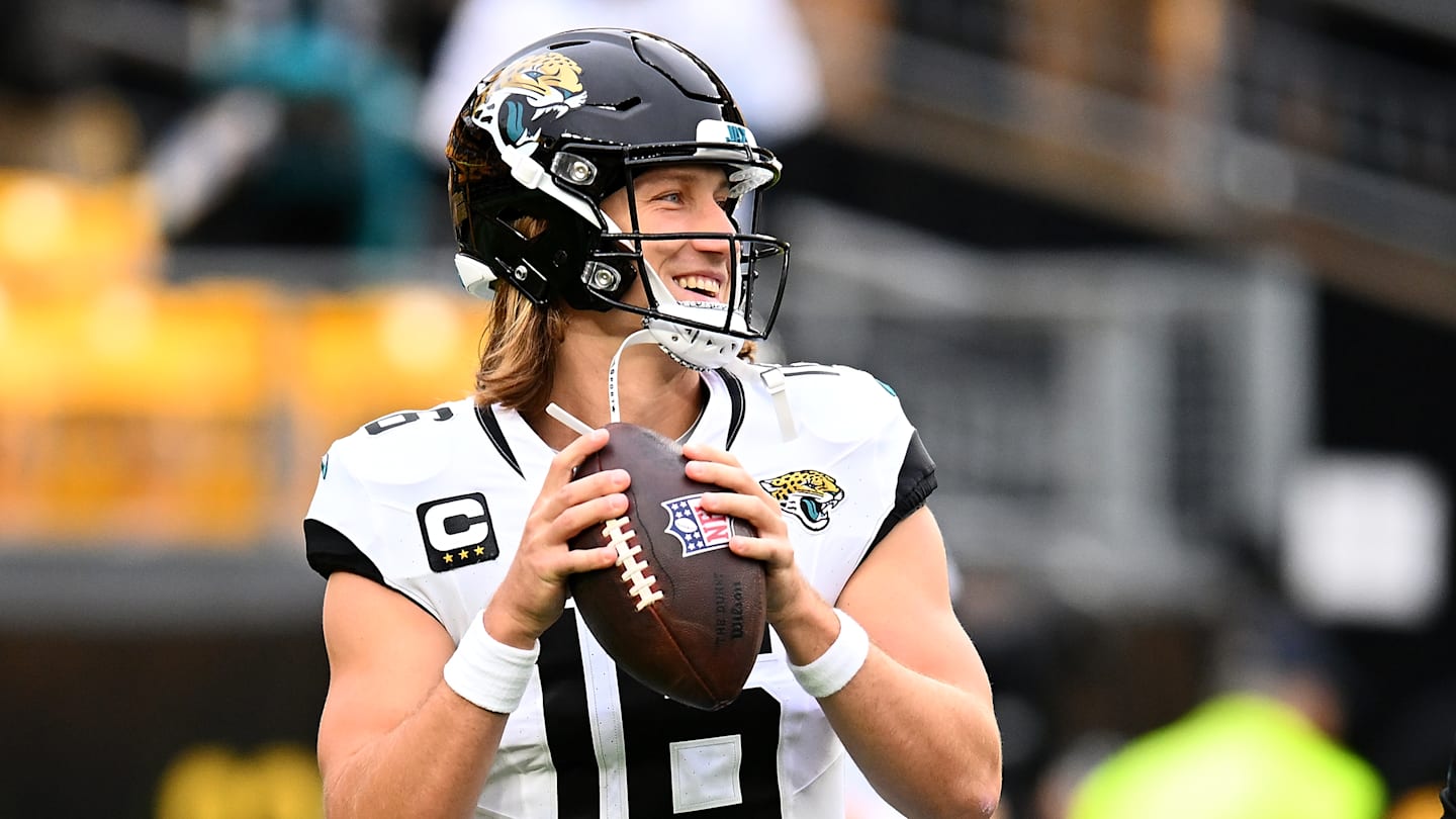 10 Highest-Paid QBs in the NFL (Updated 2024)